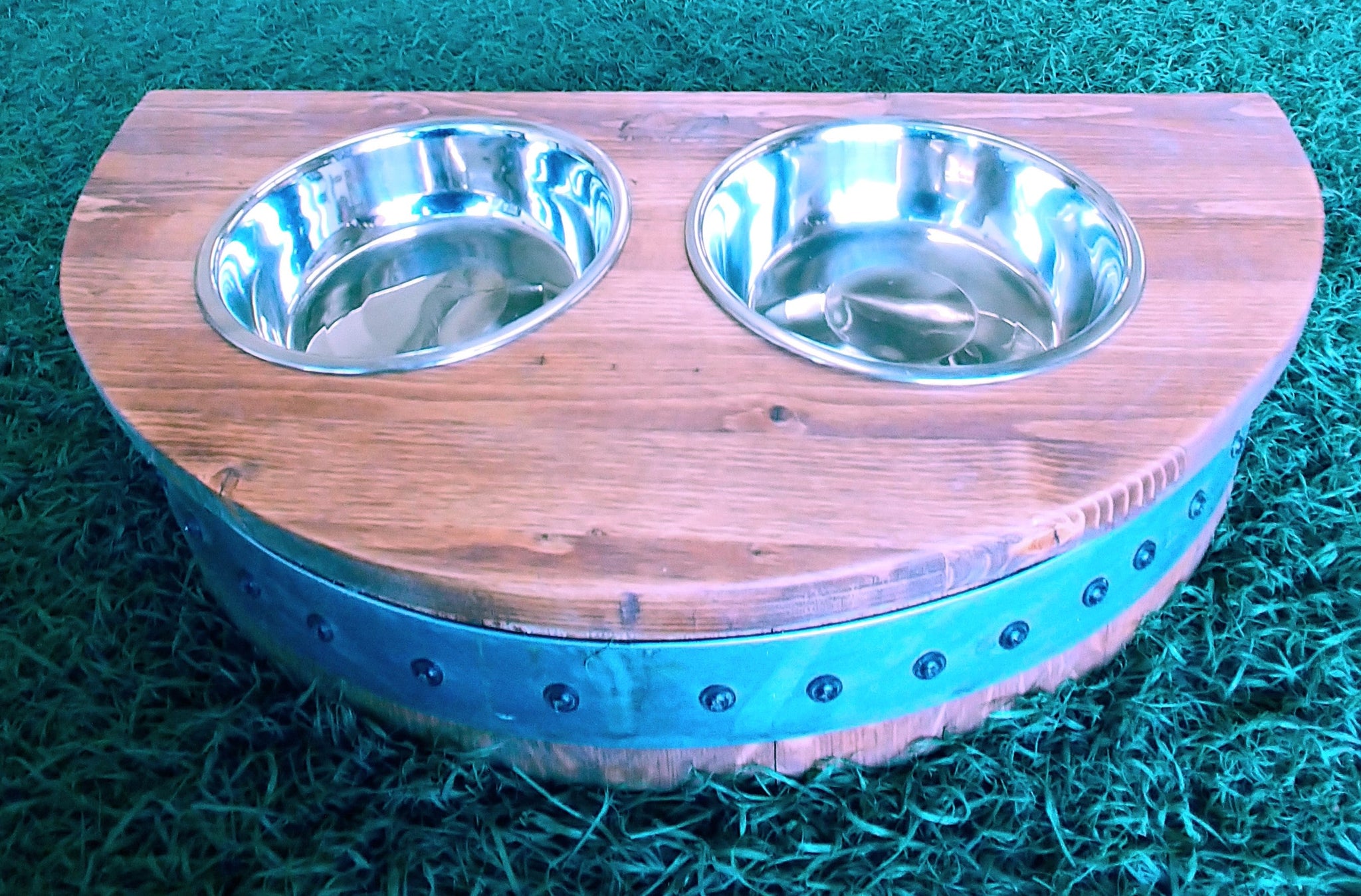 Wine Barrel Raised 4" Dog Dish