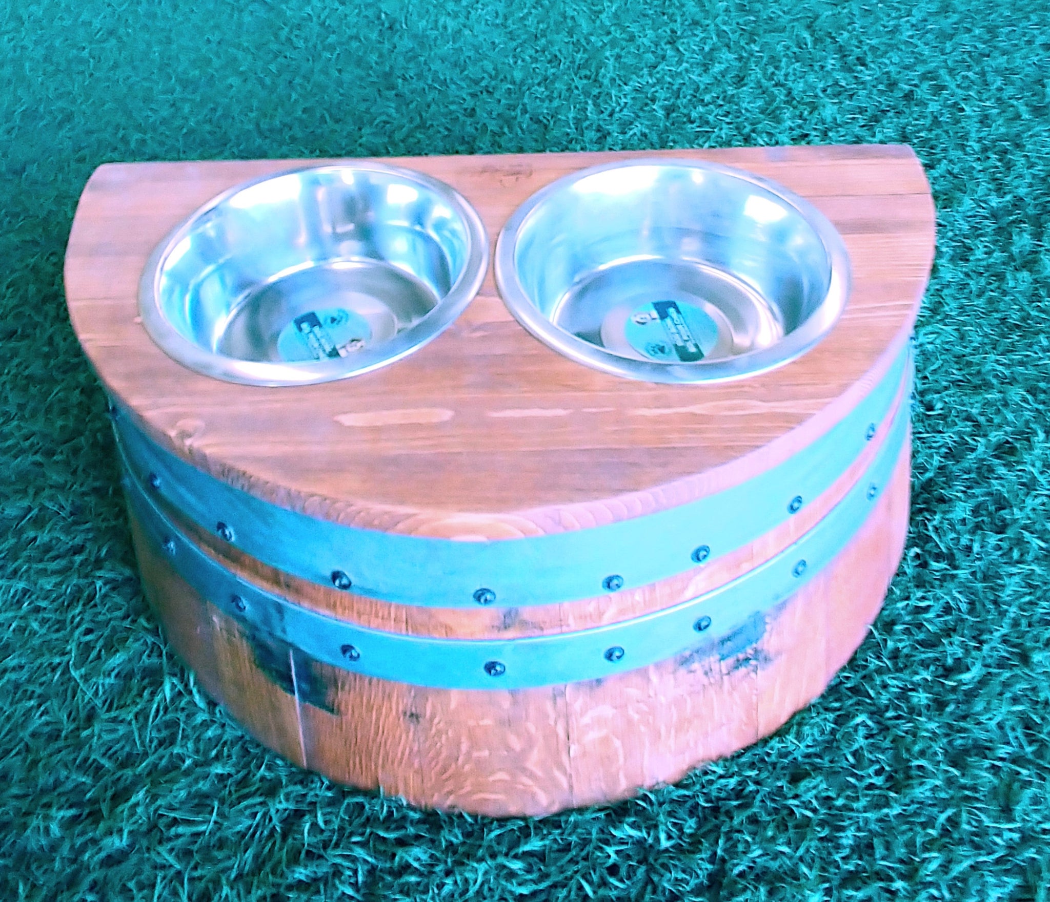 Wine Barrel Raised 9" Dog Dish